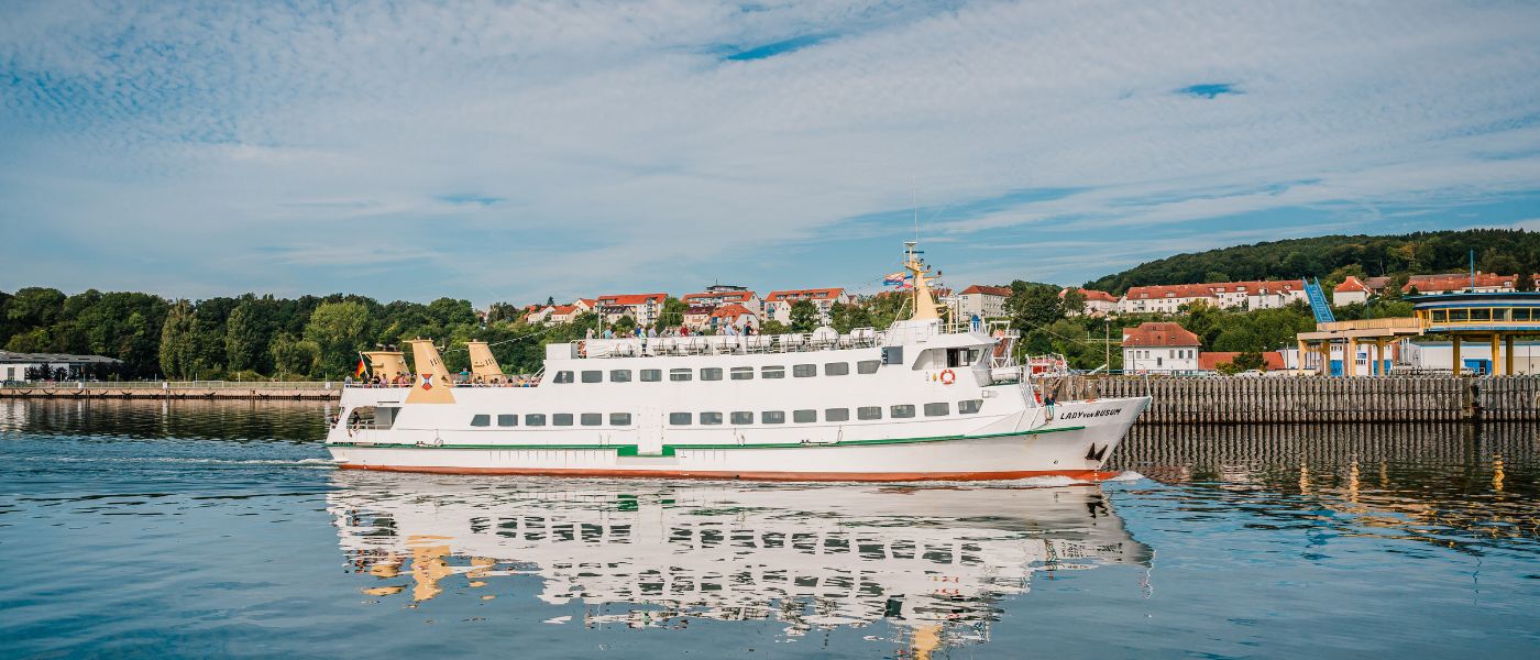 MS „Lady von Büsum“: Schifffahrten & Rundfahrten ab Rügen • Adler-Schiffe