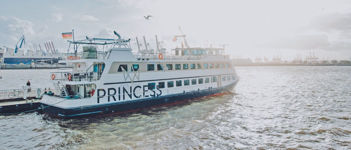 MS „Princess“: Komfortable Schifffahrten & Eventfahrten • Adler-Schiffe